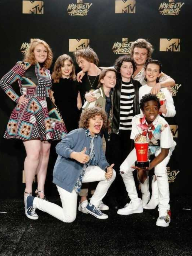 BFF Moments Of Stranger Things Cast