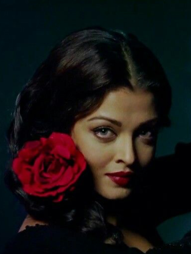 6 Sanjay Leela Bhansali Film Heroines Who Wore Red Rose In Their Hair