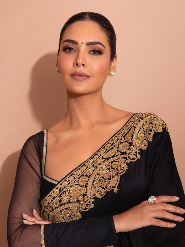 Here’s How You Can Style Your Ethnicwear Like Esha Gupta