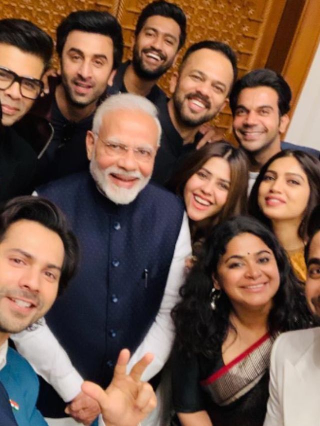 Iconic Bollywood Group Selfies That Broke The Internet!