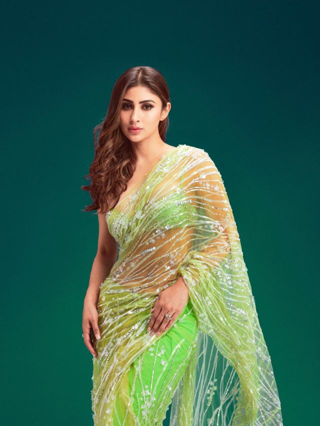 How To Get Bouncy Beach Waves Like Mouni Roy!