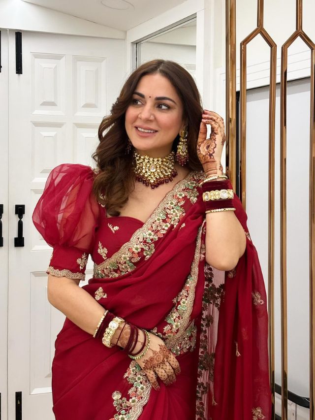 8 Times Shraddha Arya Totally Nailed Her Look With Gorgeous Blouse Designs