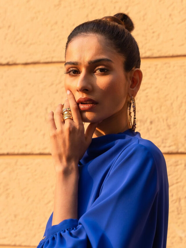 8 Easy Facial Exercises To Achieve A Sharp Jawline Like Anupamaa Star ...