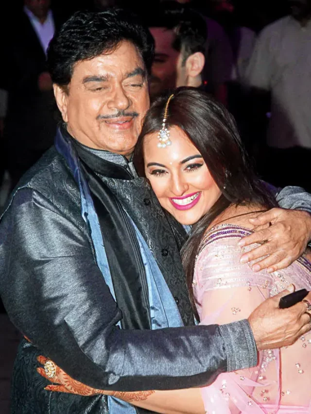 From Sonakshi, Shatrughan To Suhana, Shah Rukh, 8 Celeb Father-Daughter ...