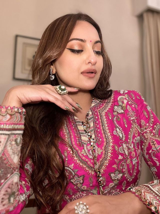 From Smokey Eyes To Shimmery Eyeshadow, Sonakshi Sinha Inspired Festive ...